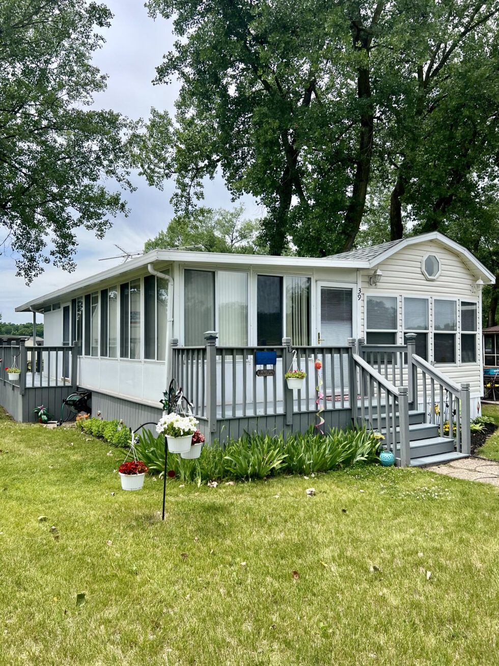 PRE-OWNED PARK MODELS - Pearl Lake Beach