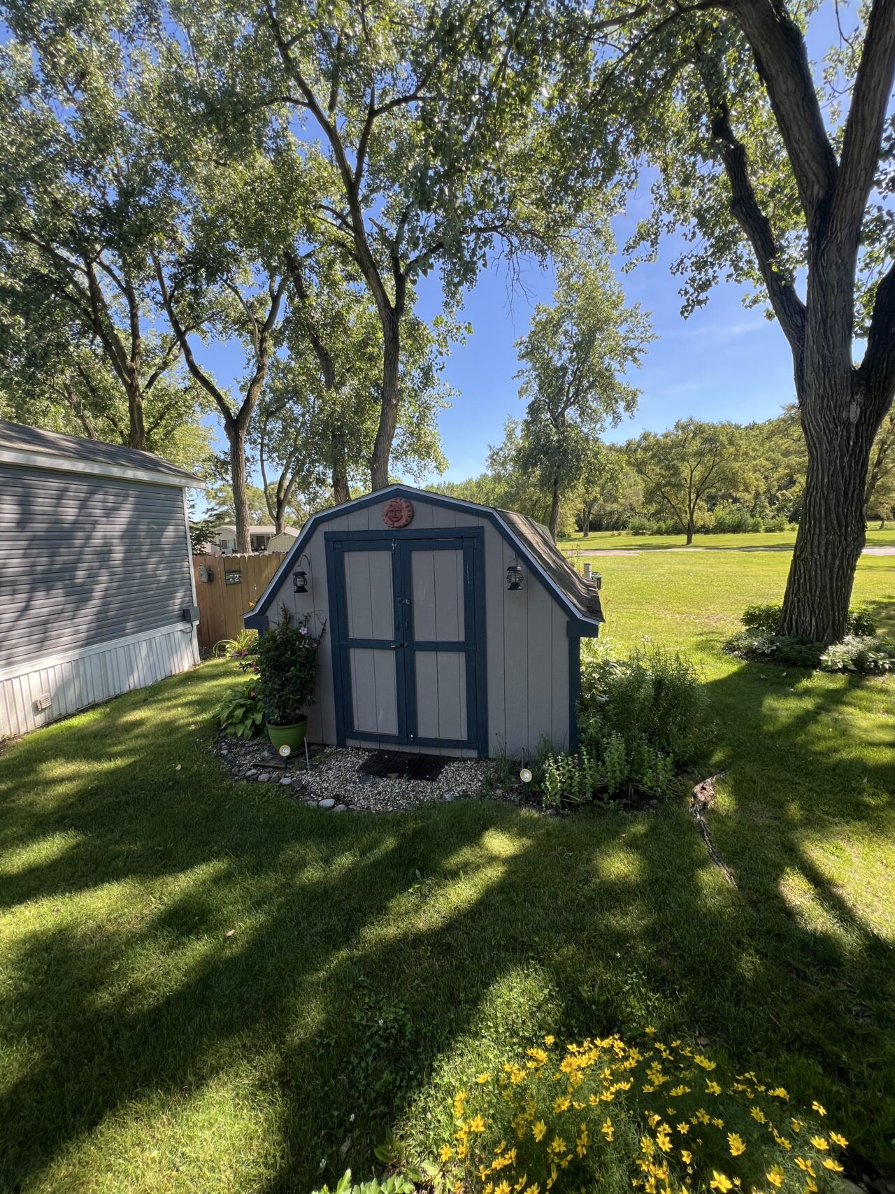 PRE-OWNED PARK MODELS - Pearl Lake Beach